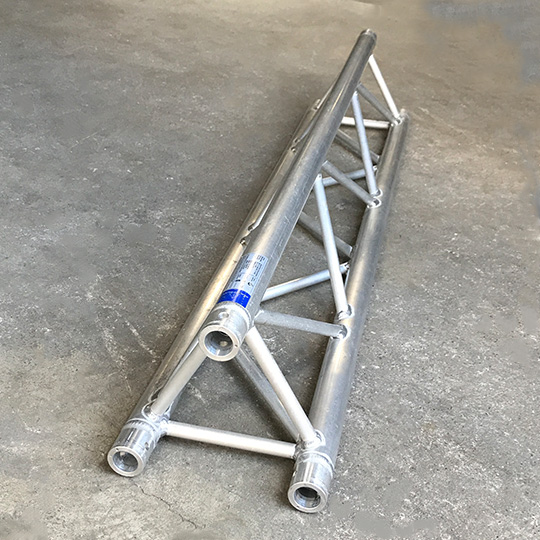 Tweedehands Eurotruss FD33 truss driehoek 150 cm kopen? | Stage Roads